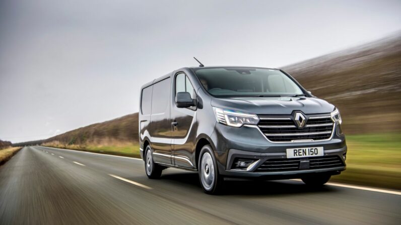Ford Custom vs Renault Trafic: 2026 Ultimate Guide