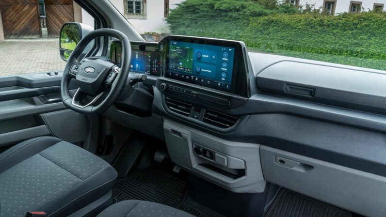 Ford Custom vs Renault Trafic: 2026 Ultimate Guide