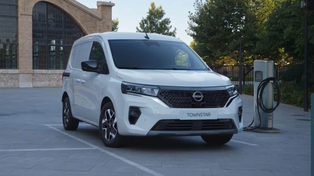 Best Small Van: 4 Ultimate Must-Haves For 2026